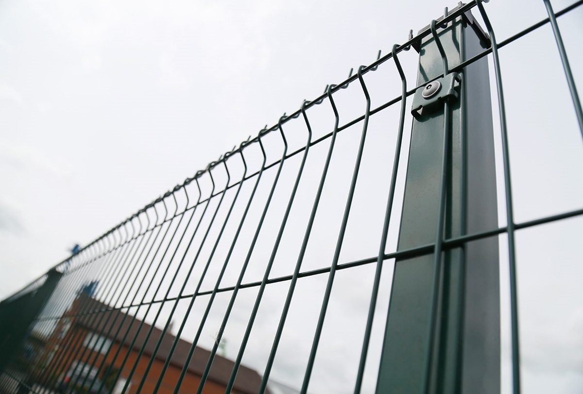 2.4m x 60mm x 60mm Green Post (for 1.8m system)